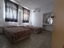Quarto standard | Individualmente mobiliados, quartos à prova de som, roupa de cama