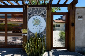 Entrada do alojamento