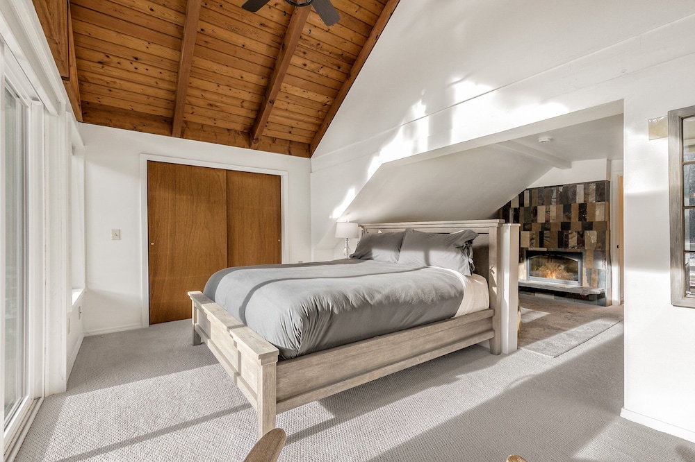 Cascade Jewel - Gorgeous, Remodeled W/ Expansive Mountain Views, Hot Tub, Master Suite - Index, WA