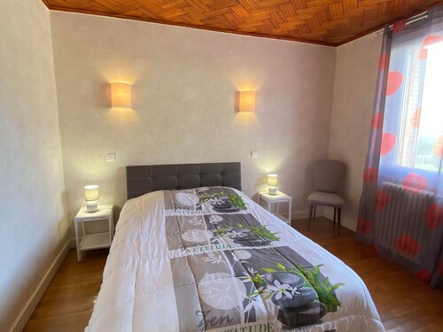 Gîte Saint-hippolyte, 3 Pièces, 5 Personnes - Lac de Maury