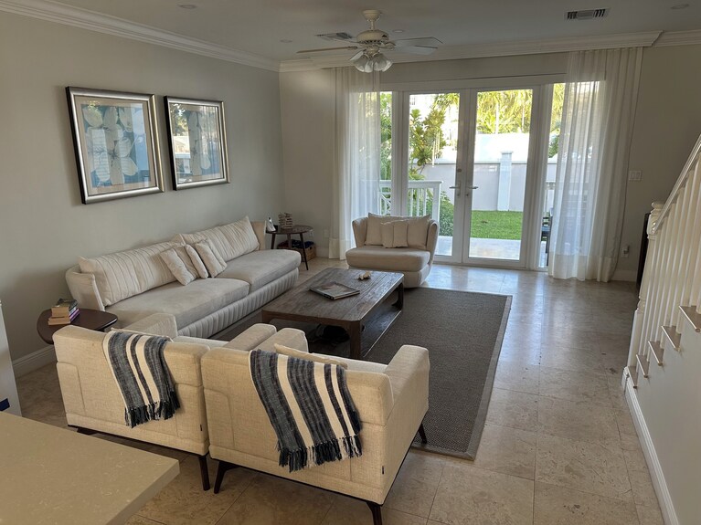 One Step From The Beach In Paradise - Nassau