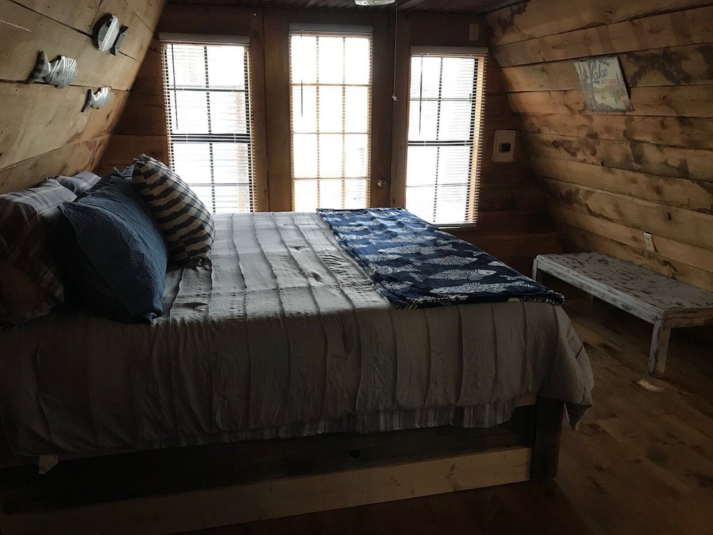 The Bluegill A-frame Cabin At Bluegill Lake Cabins - Texas