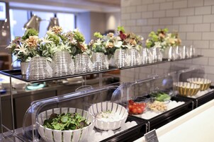 Café da manhã com buffet todos os dias mediante uma taxa