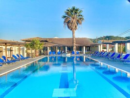 Piscina externa sazonal