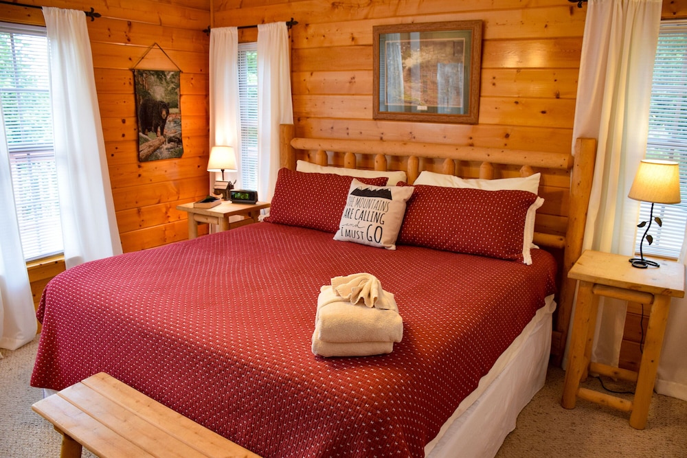 Grandmother's Mountain Lodge - Cabin - Townsend, TN