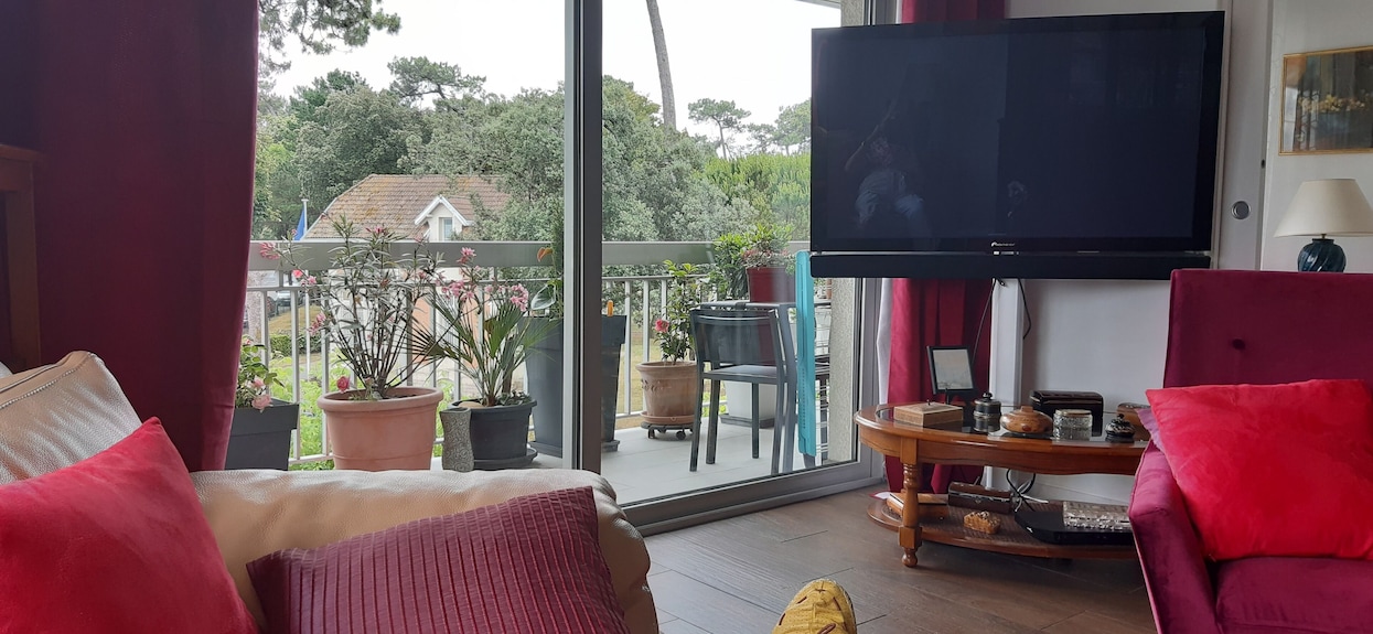 Appartement 70 M² Avec Balcon à Proximité D'un Parc Et à 400 M De La Mer - Plage Royan