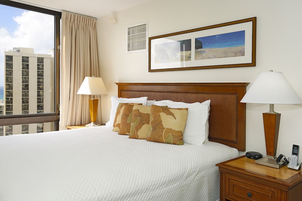 Partial Ocean View! King Bed! A/c, Wi-fi, Pool, Parking, Close To Beach! - Hawái