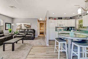 Apartamento em Condomínio Fechado (189 Dakota Ave-Palm Paradise) | Cozinha privada