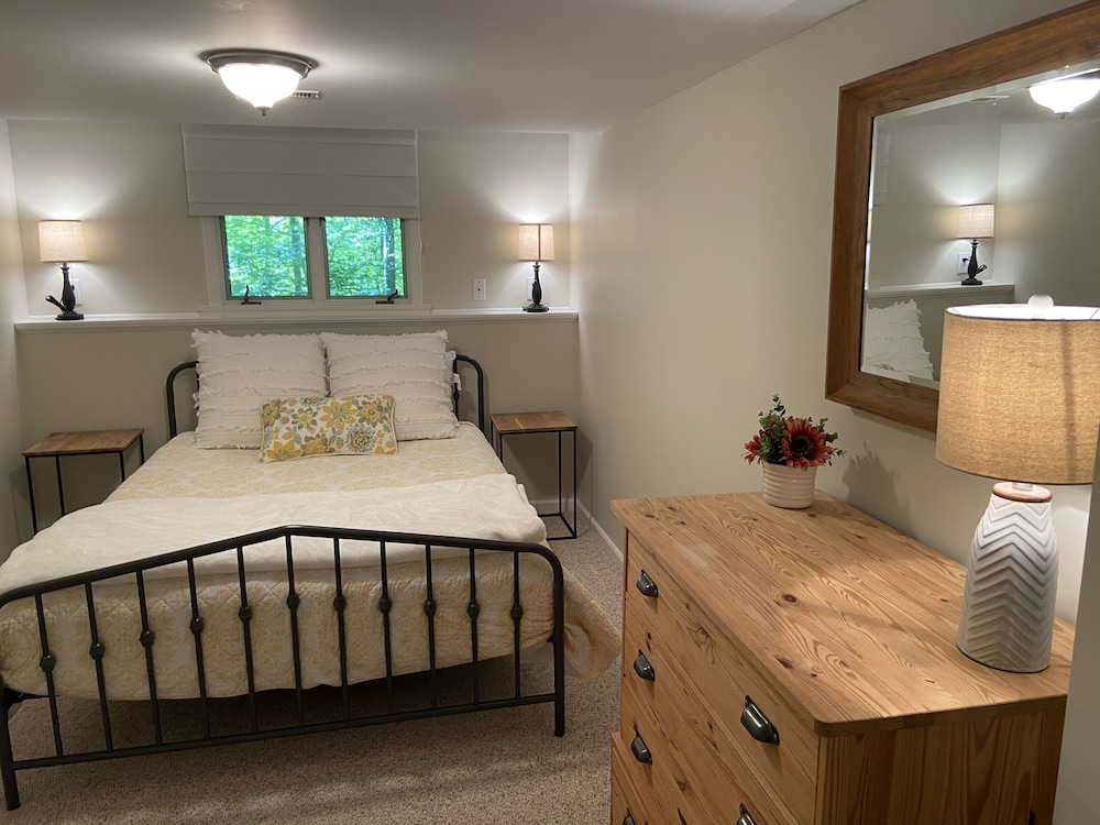 Fully Renovated Ski House - Coolidge State Park, Plymouth