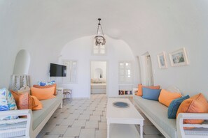 Master Cave Villa with Outdoor Jacuzzi | Roupa de alta qualidade, cofre no quarto, secretária 