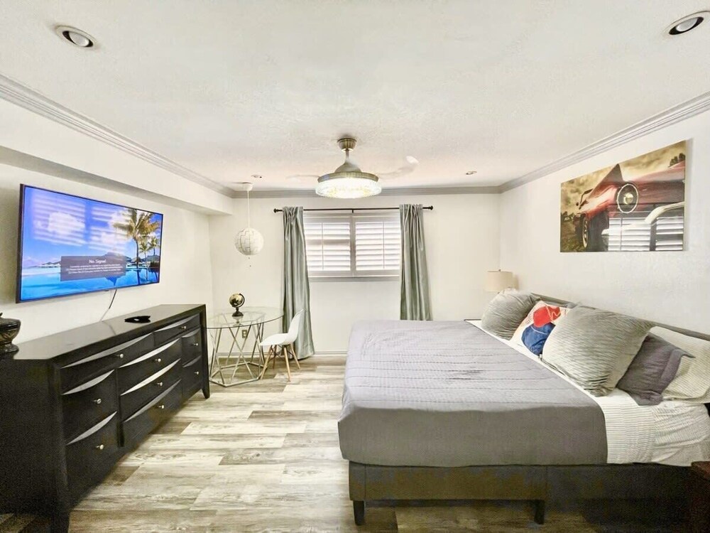 Cozy Hideaway, Central Location, Modern Elegance - Texas