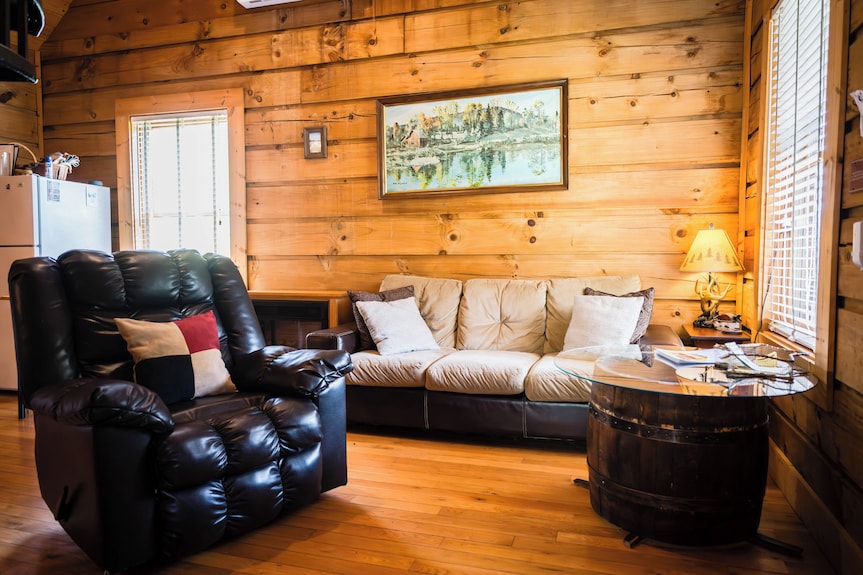 Rumples Retreat At Highland Hideaways - Arcade - Private Drive-in Theater - Grayson Highlands State Park, Mouth of Wilson