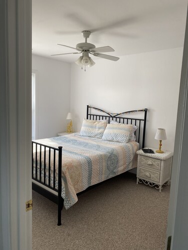 Block To Beach!  Relax, Enjoy Views & Game Room. - Saint Leonard, MD