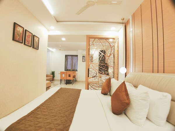 Tgi Insignia - Bhopal