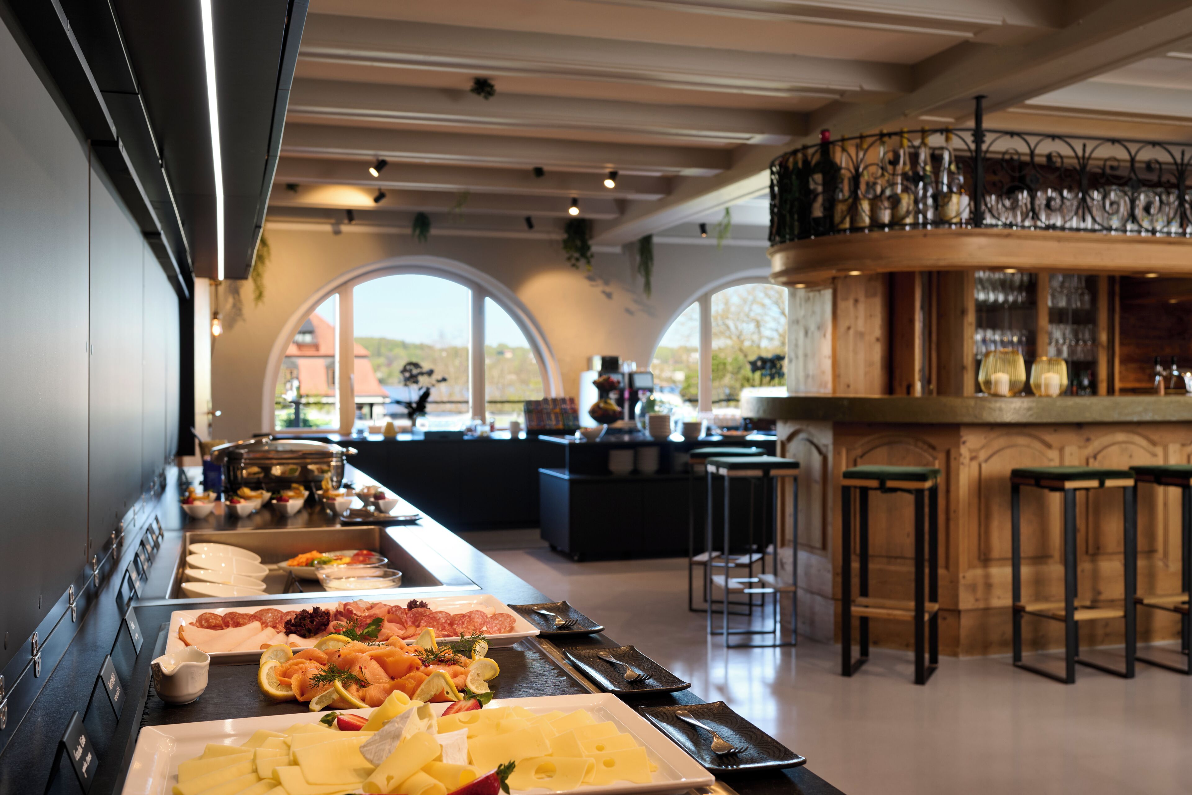 Café da manhã com buffet todos os dias mediante uma taxa