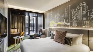 Quarto Superior, varanda | Com decoração personalizada, com mobília individualizada, secretária