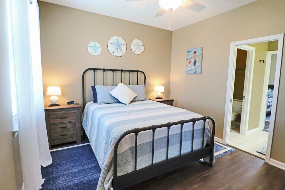 Ocean's Heaven Is An Immaculate Home In Quiet Neighborhood! Community Pool - Mexico Beach, FL