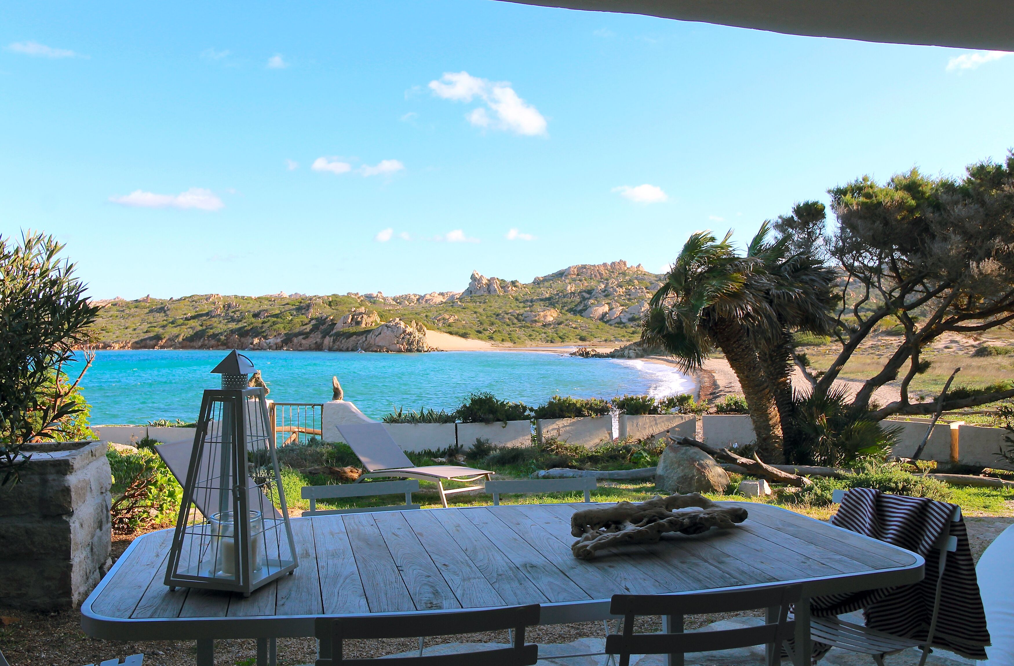 Vila, de frente para a praia | Vista para a água