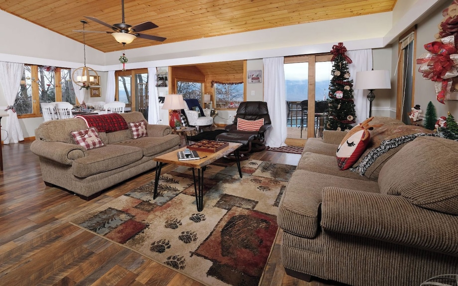 Majestic Getaway 1427 - Ask About Free Attraction Tickets! - Gatlinburg, TN