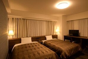 Quarto duplo, 2 quartos, para não fumantes, vista para o mar | Escrivaninha, Wi-Fi de cortesia, roupa de cama