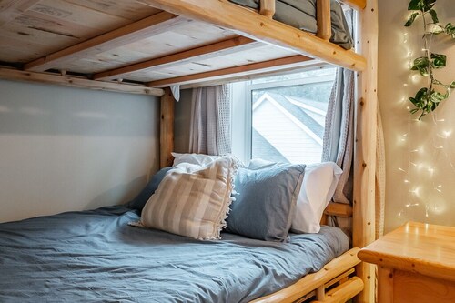 Relaxing Coastal Haven, Forest Trails, Ocean Views - Lincoln City, OR