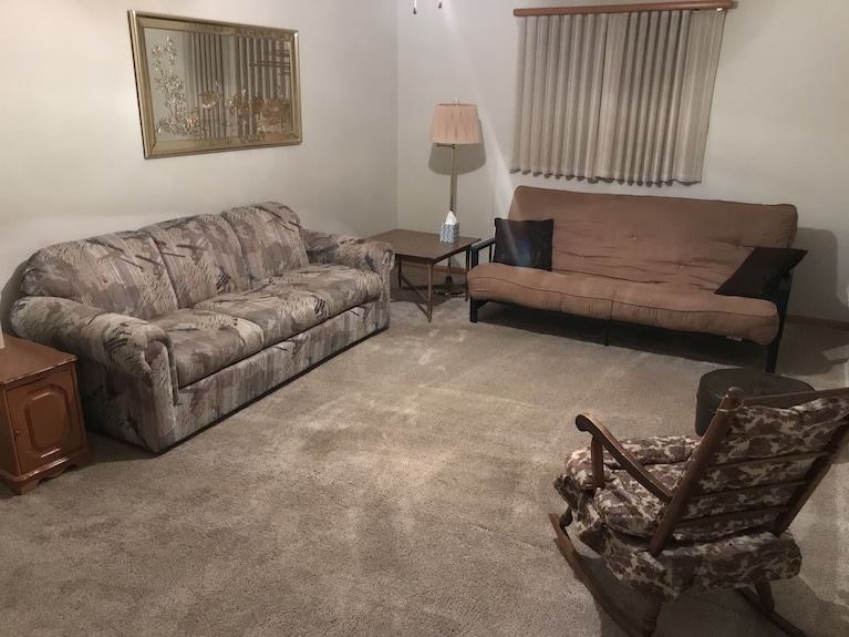 4 Beds, Sleeps 8, Full Kitch, Living Rm, Driveway - 杜魯斯