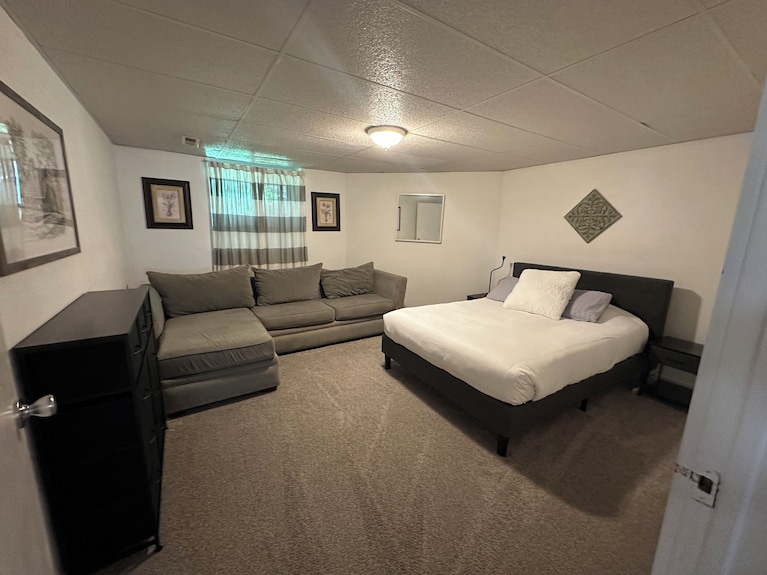 Lower Level Unit In Spectacular Log Home Estate - Fahnestock State Park, Carmel Hamlet