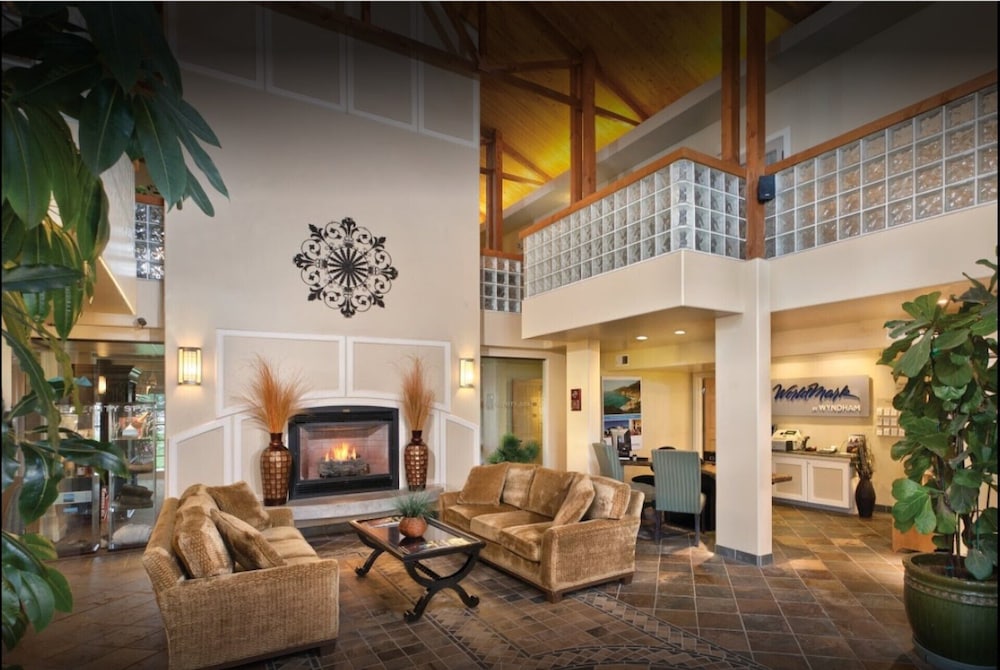 Monterey Bay Sanctuary Beach Resort - Marina, CA