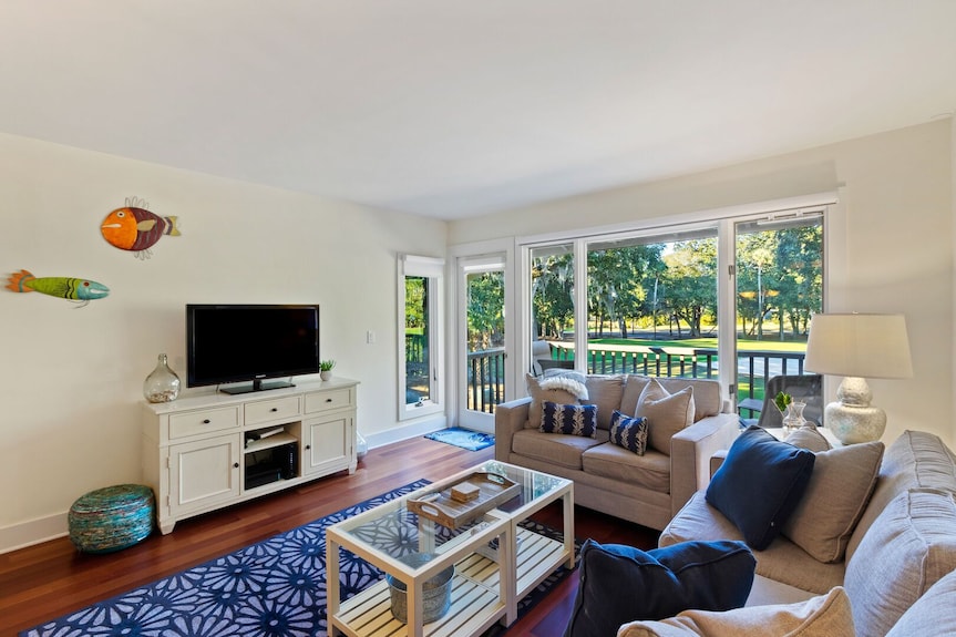 Short Stays! Updated 2 Bedroom With Golf Views, West Beach Kiawah Island - Kiawah Island, SC