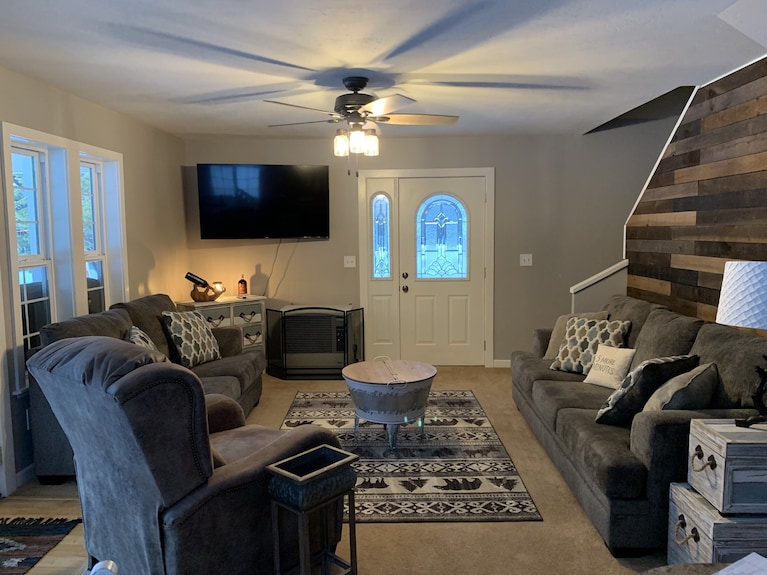 The Cottage Is .5 Mile To Cascade Lake And 12 Miles To Tamarack Skiing - Idaho (State)