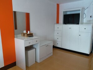 Quarto, 1 cama king-size | Wi-fi grátis, roupa de cama fornecida 