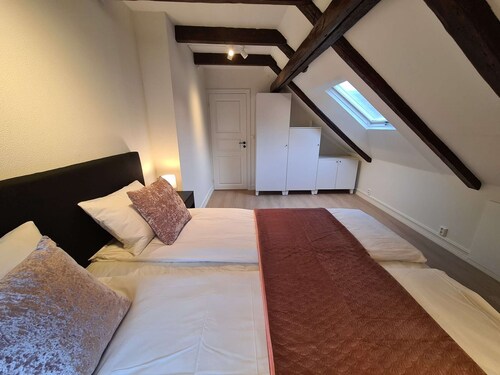 ★ Beautiful Penthouse Near Center, 2-bedroom, Balcony + Free Parking - Stavanger