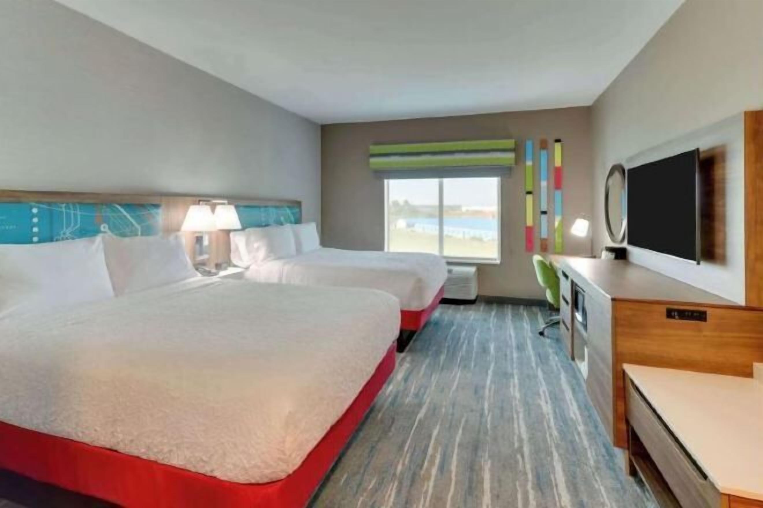 Cofre com capacidade para portátil, secretária, quartos insonorizados 