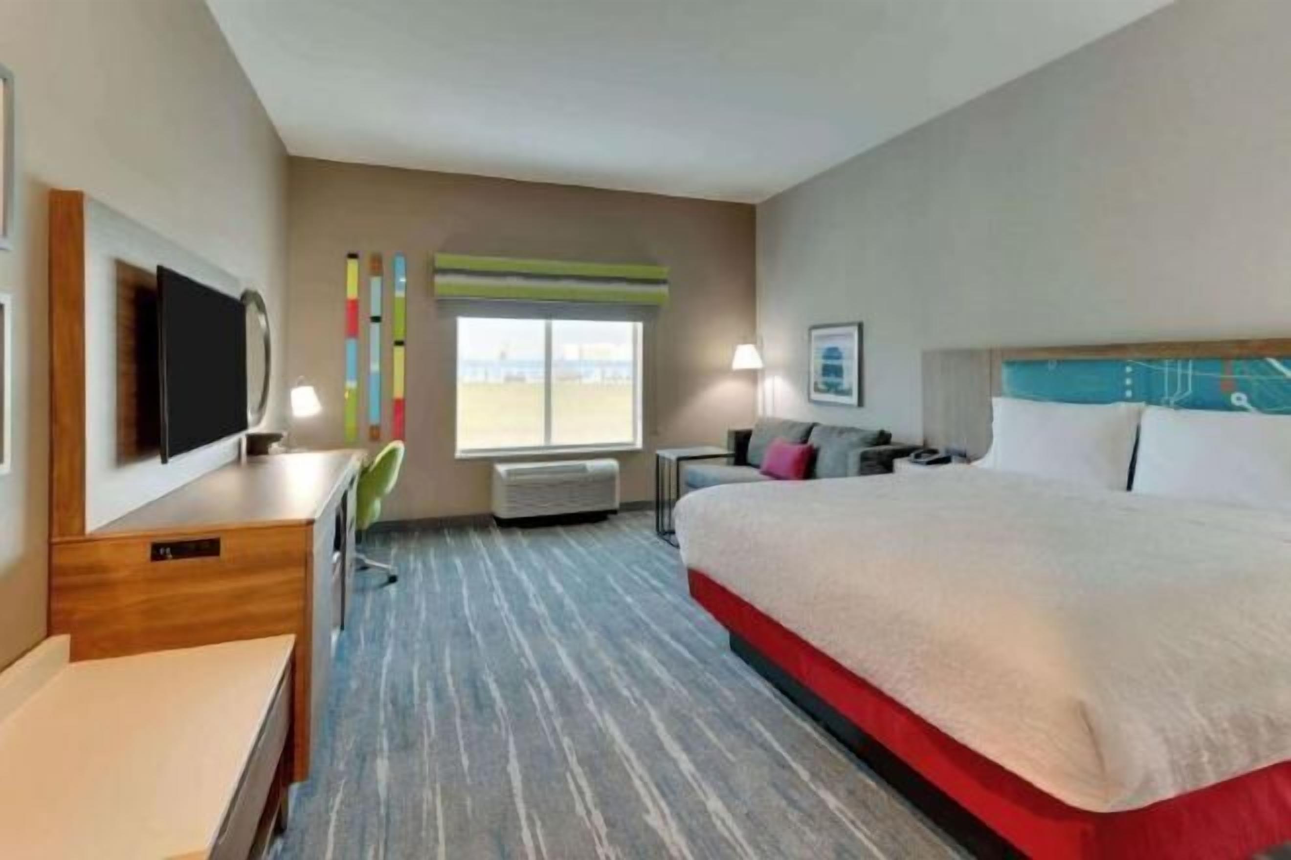 Cofre com capacidade para portátil, secretária, quartos insonorizados 