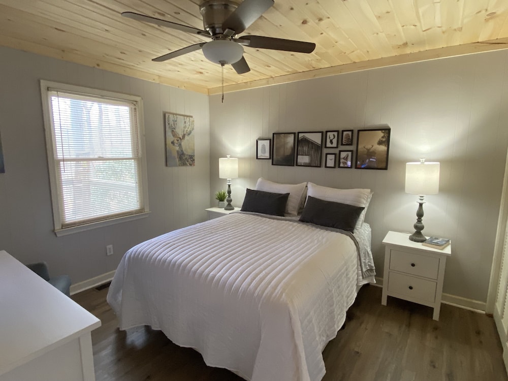 Mountain Resort Cabin With Outdoor Gas Firepit, And Mountain Stream! - Dillard, GA