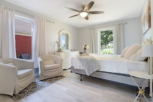 Cliffhouse On The Bay, Waterview Property With Pool —-St-2019-0091 - Prince Edward