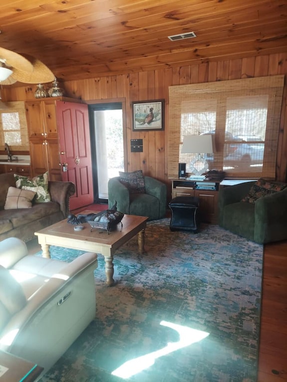 Lake Retreat The Perfect Cozy Get Away! - Watts Bar Lake, TN