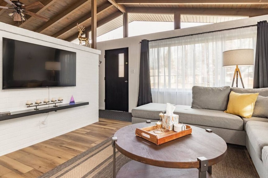 Rose 10½ · Pekin: Platform 10½ - Potterhead Special - Illinois