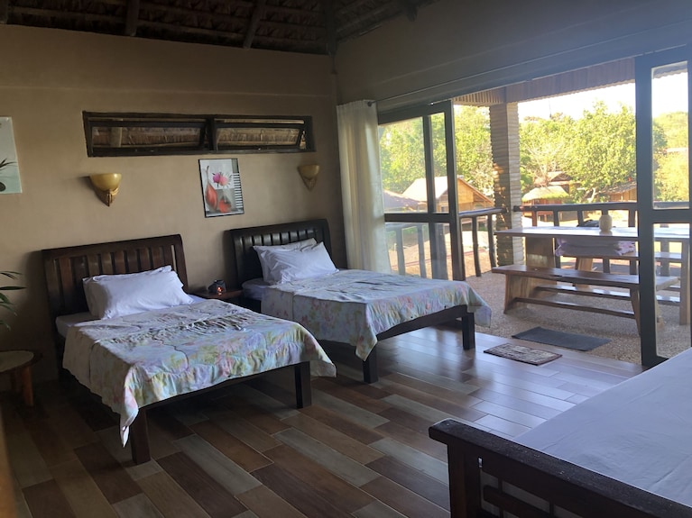 Yollys Lake House Caliraya. - Pagsanjan
