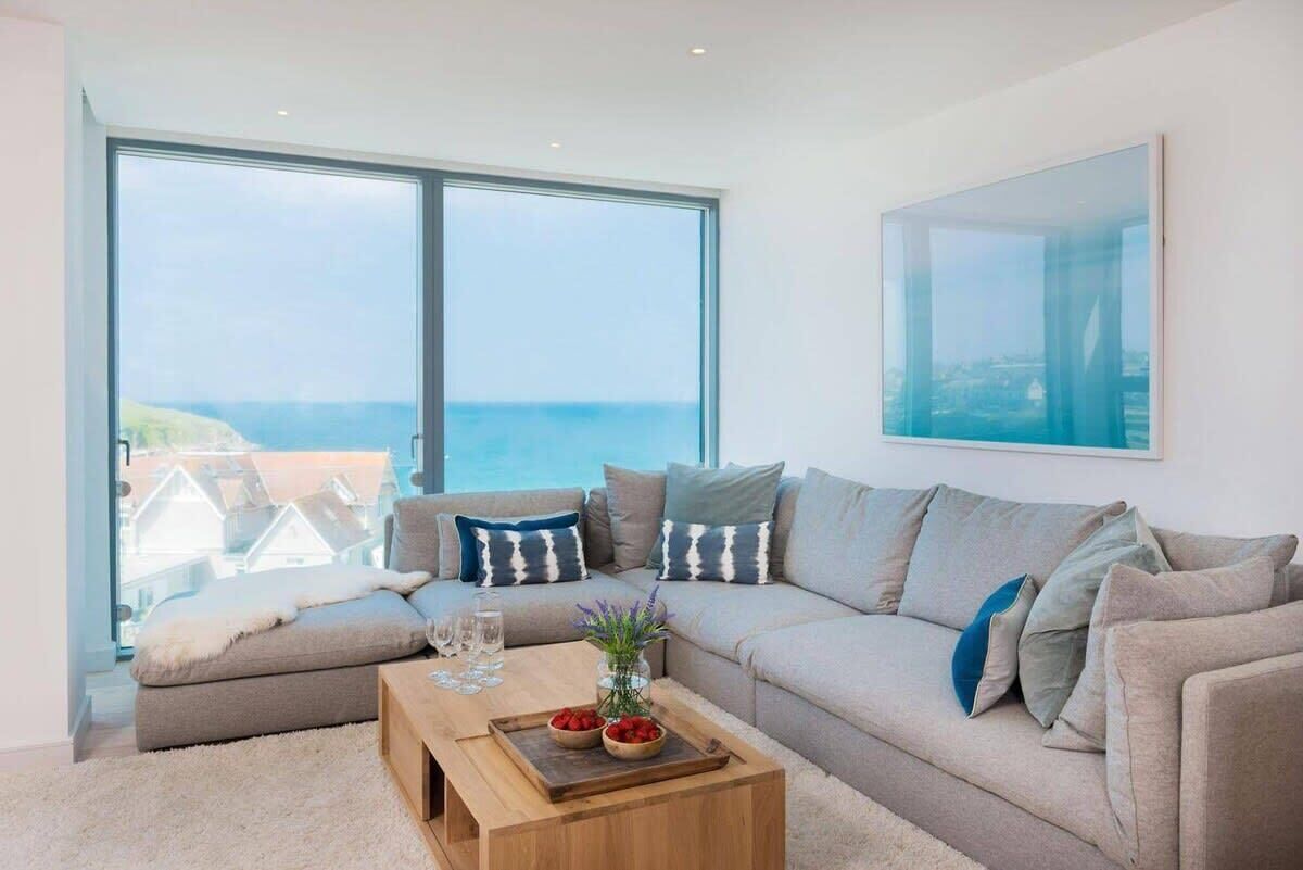 Beachfront Townhouse W/ Lovely Sea Views, Newquay - Crantock