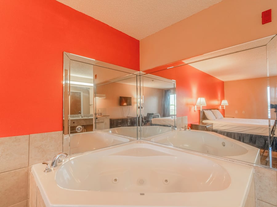 Suite, 1 cama king-size, não fumadores, banheira de hidromassagem | Banheira de hidromassagem