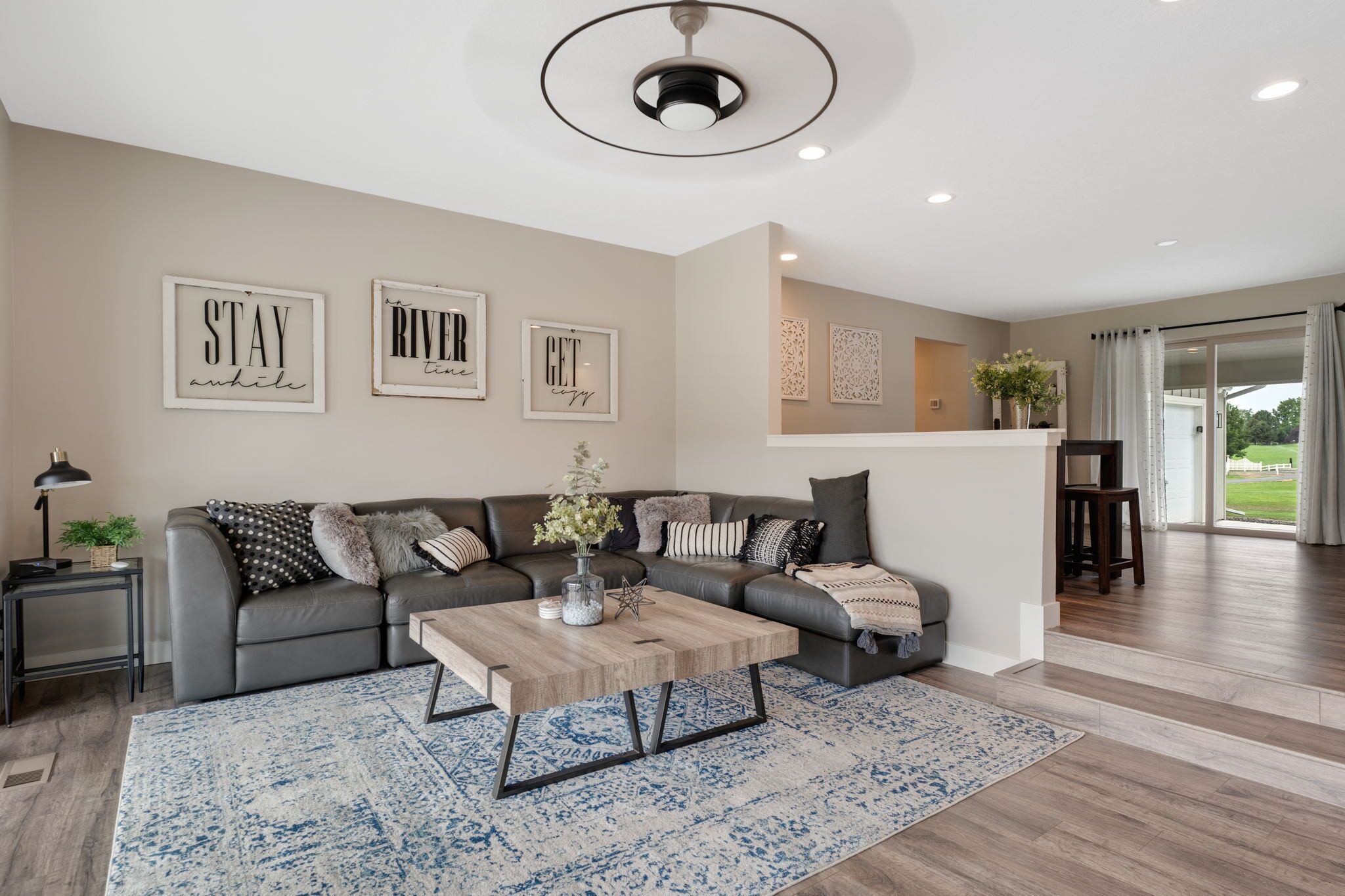 Wine Country River Front Paradise With Private Dock - Grandview, WA