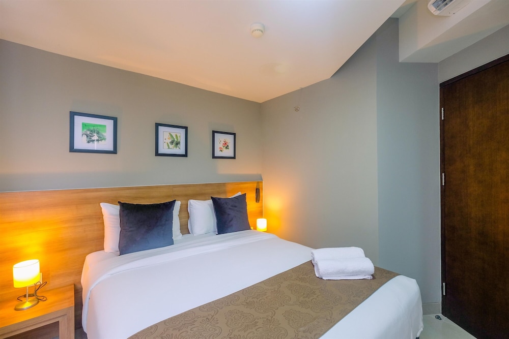 Fully Furnished With Comfortable 1br Apartment At Mustika Golf Residence - West Java