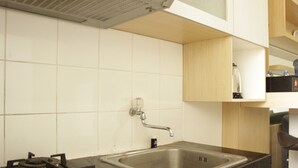 Apartamento, para não fumantes, cozinha americana | Cozinha privada | Geladeira, cooktop, talheres/pratos/utensílios de cozinha