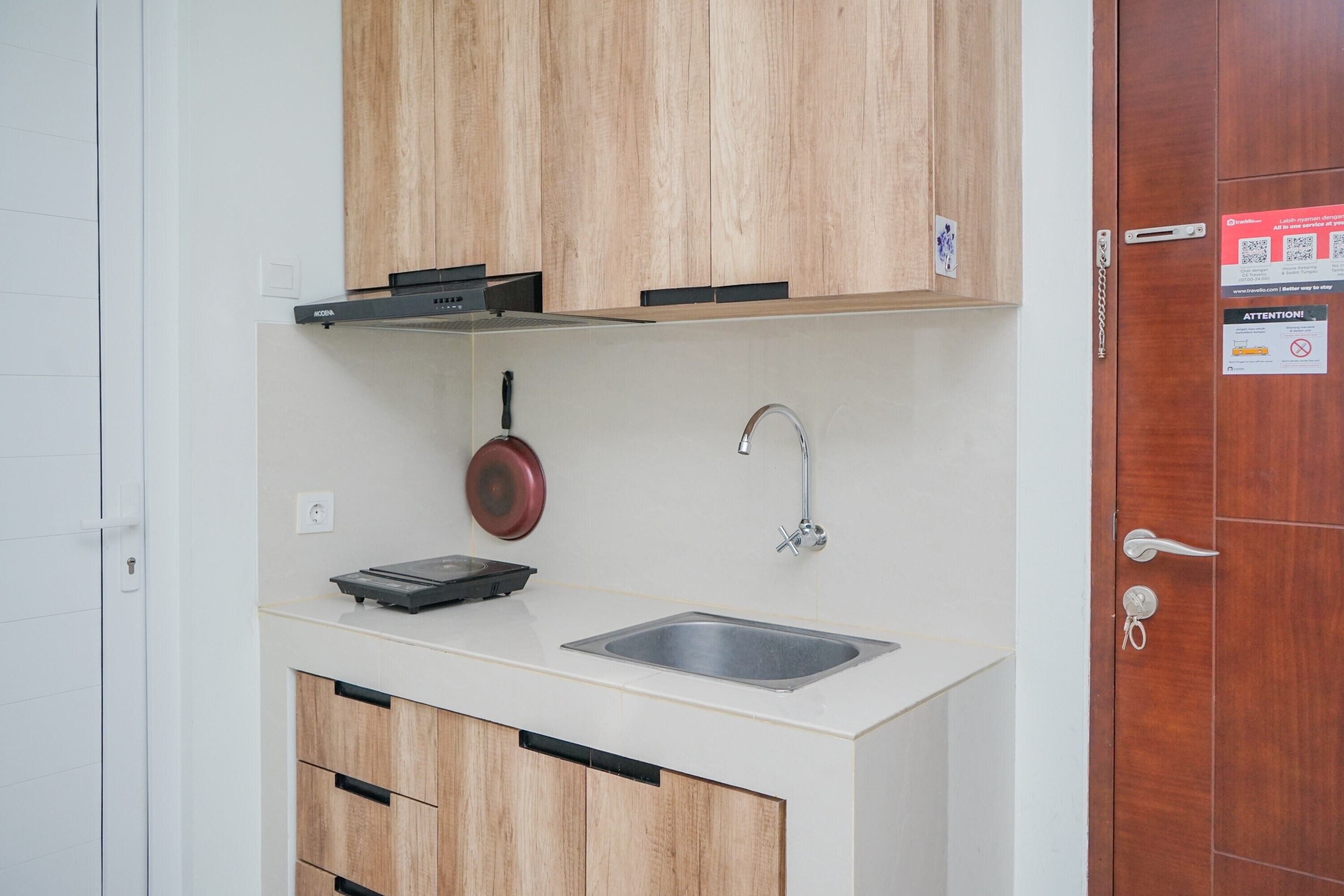 Apartamento, não fumadores, kitchenette | Cozinha privada | Um frigorífico, uma placa de cozinha, uma máquina de lavar louça 