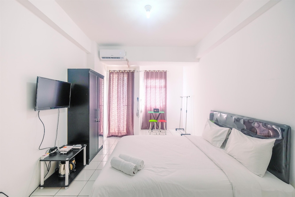Beautiful Studio At Gunung Putri Square Apartment - Bogor