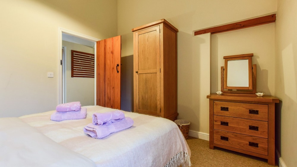 Cider House At Oosland Barns - Sleeps 4 Guests In 2 Bedrooms - Evesham