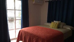 Ferros/tábuas de passar roupa, Wi-Fi de cortesia, roupa de cama