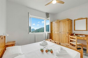 Apartamento família, vários quartos, ao lado da montanha (Bellevue Modern Apartment 10) | 2 quartos, Wi-Fi de cortesia, roupa de cama