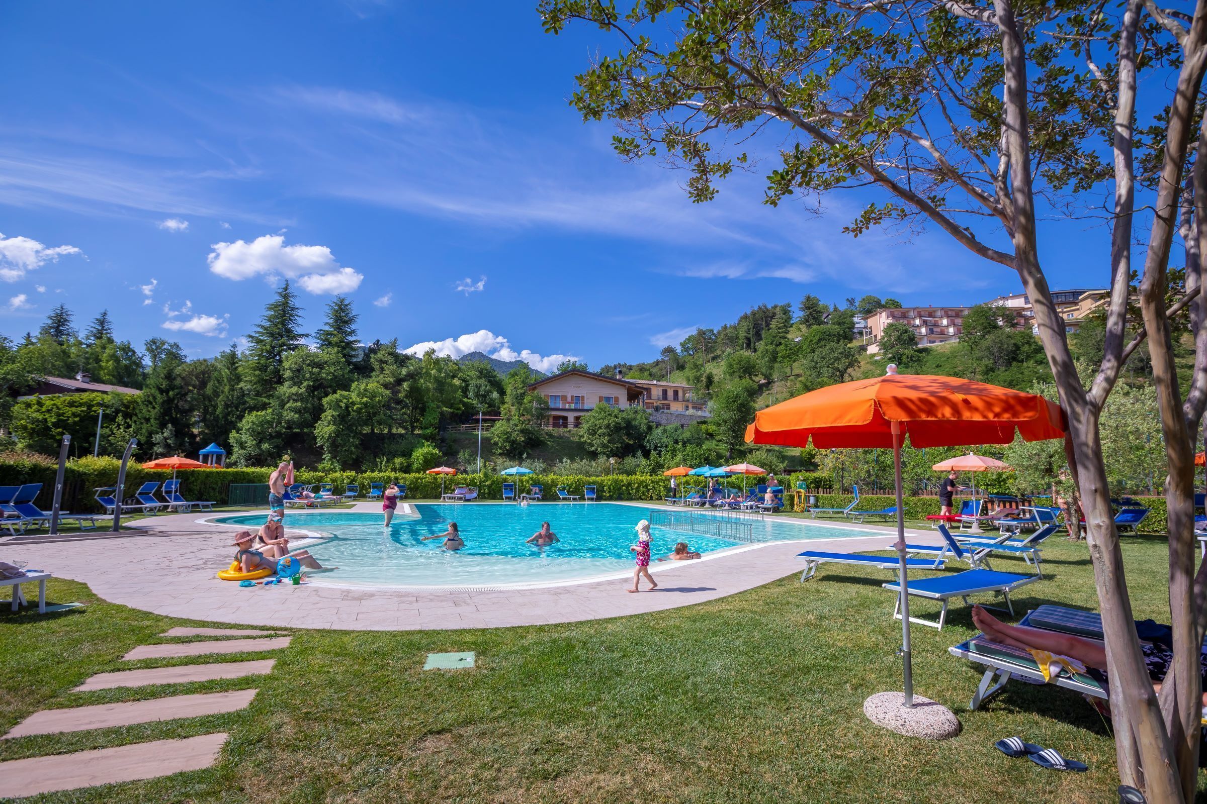 Piscina exterior sazonal 